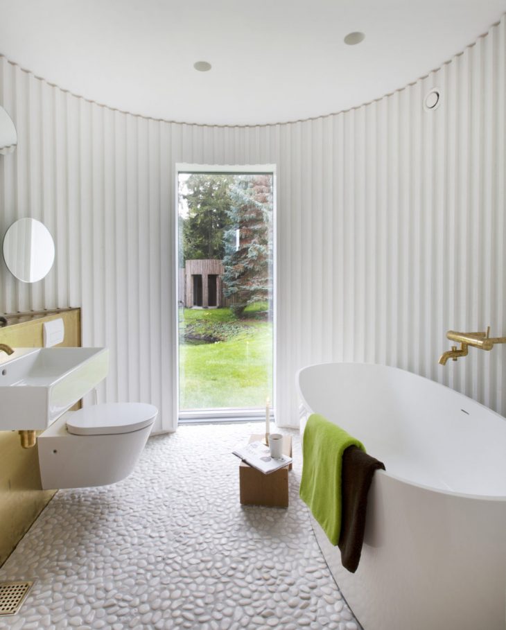 Jan Henrik Jansen's impressive Birkedal - Møn's round house in Denmark