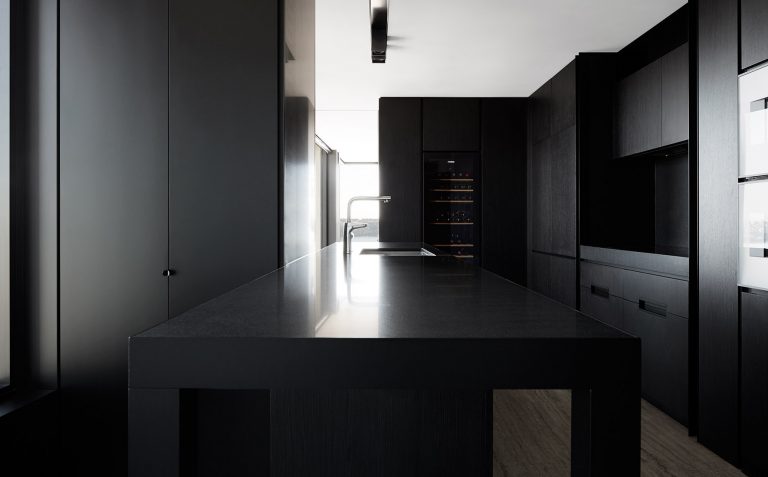 Darling Point Apartment by Redgen Mathieson - Archiscene