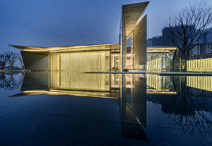 LIGHT WATERFALL by Kris Lin International Design【KLID】