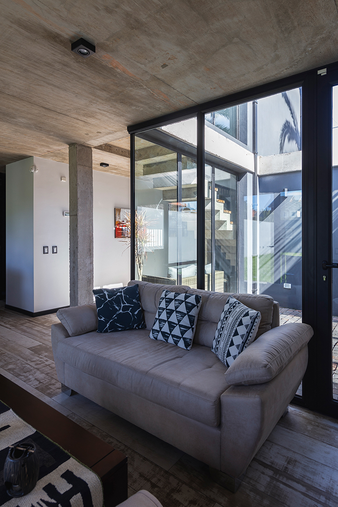 Torres House by Moirë Arquitectos - Archiscene - Your