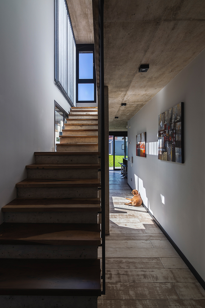 Torres House by Moirë Arquitectos - Archiscene - Your