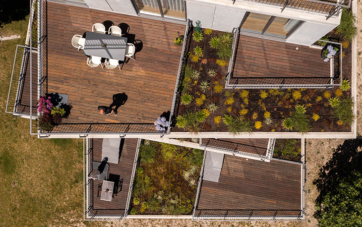 Just an Architect Develops a Rotating Building Overlooking the Tâmega River