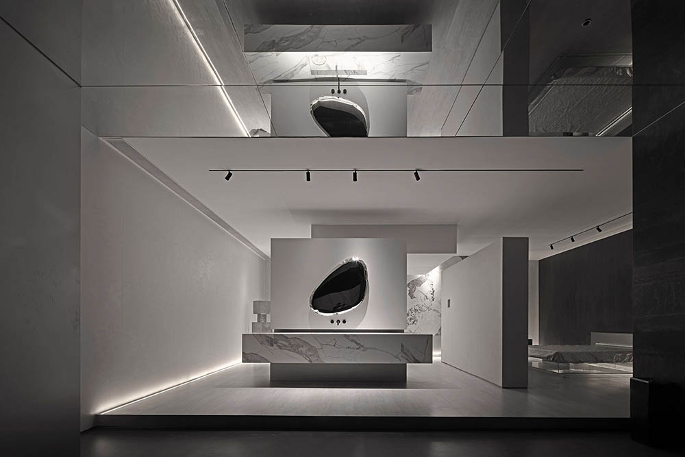 Chasing Light · Overland Headquarters & Showroom by AD Architecture