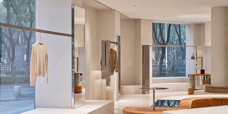 Melting Chair by Philipp Aduatz