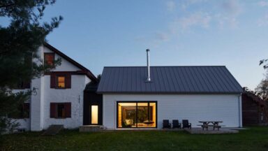 Denison House by ADHOC Architectes