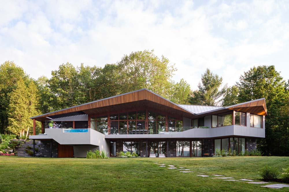 MU Architecture designs Memphremagog Lake Residence