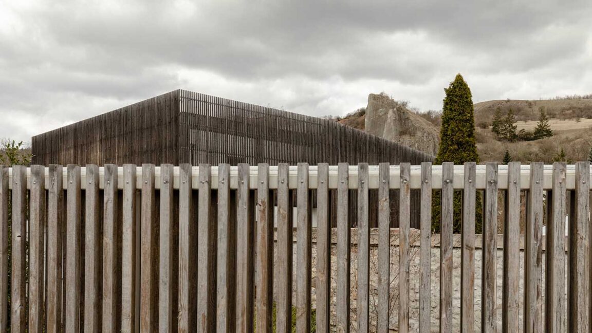 Family House Hlubo?epy by RO_AR Szymon Rozwalka Architects