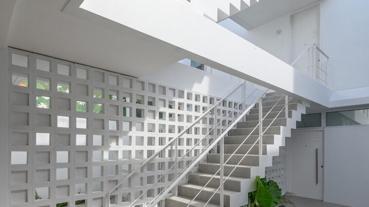 MASArqs studio Designs a 600 Square Meter House