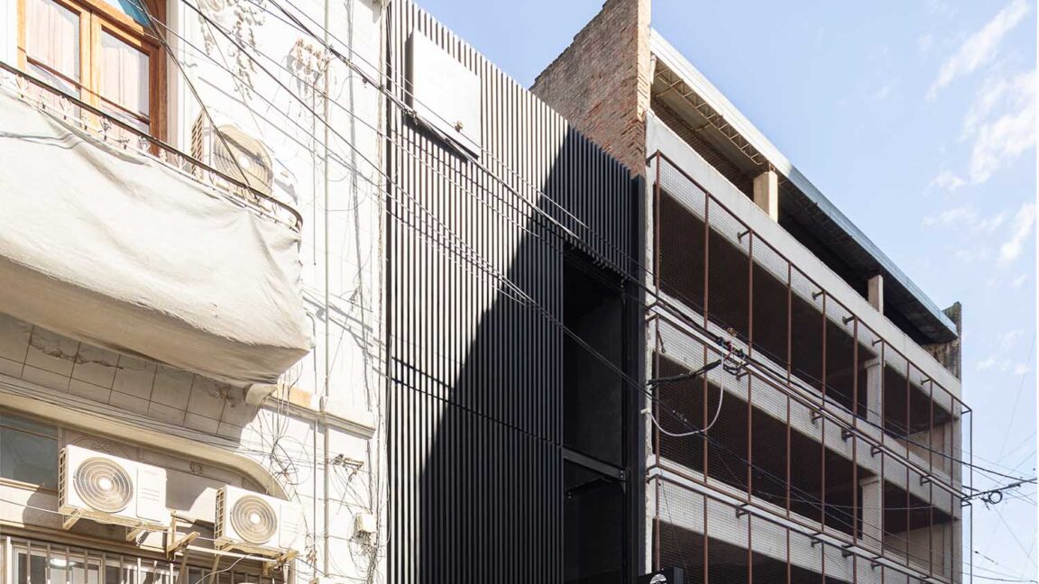 Archive Building of the Social Welfare Fund of the Province by AP/+