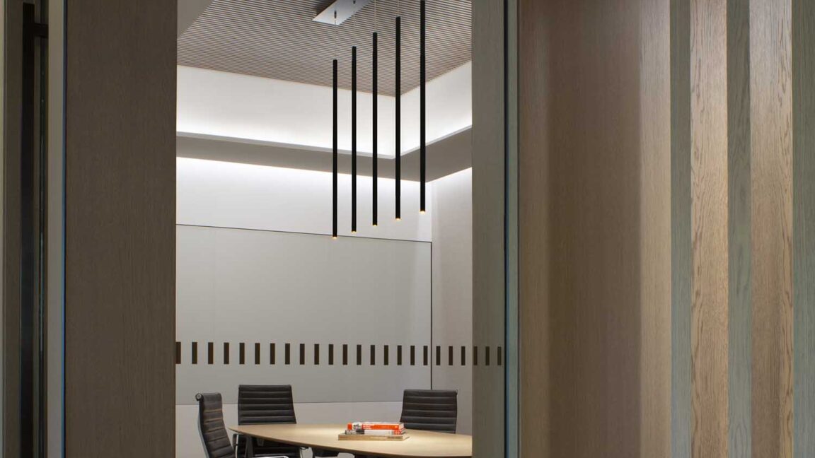 Financial Investment Company Headquarters by TEF Design