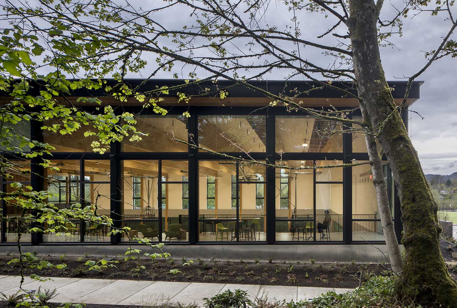 Hacker designs the Oregon Episcopal School Athletic Center