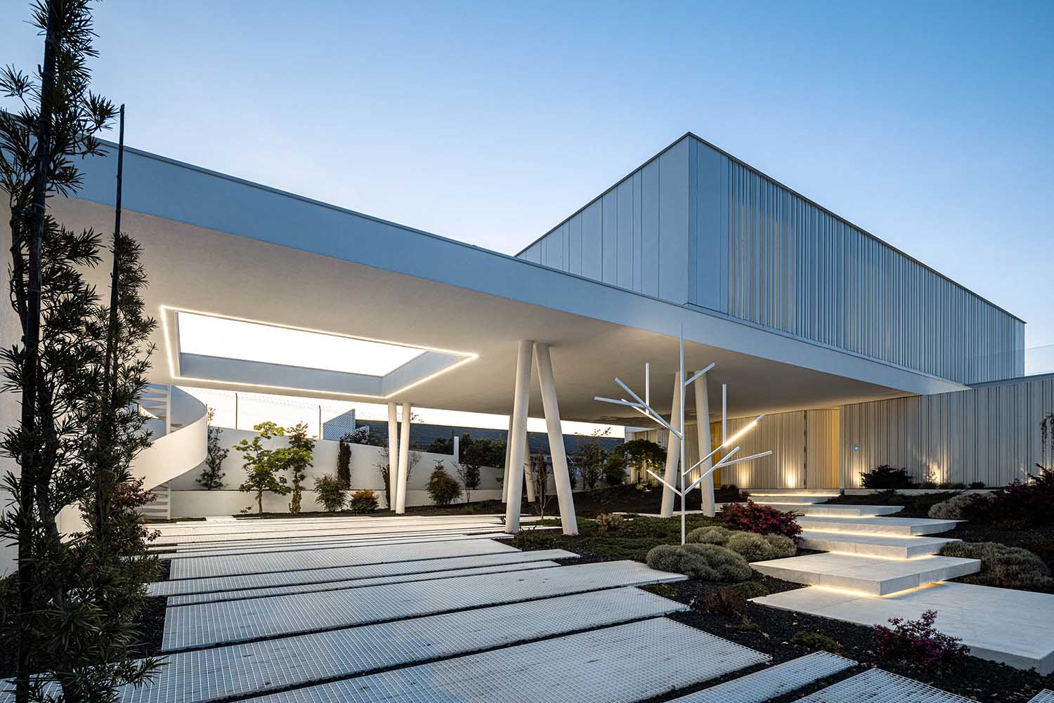 WhiteRisk House do atelier de arquitetura Risco Singular e fotog ...
