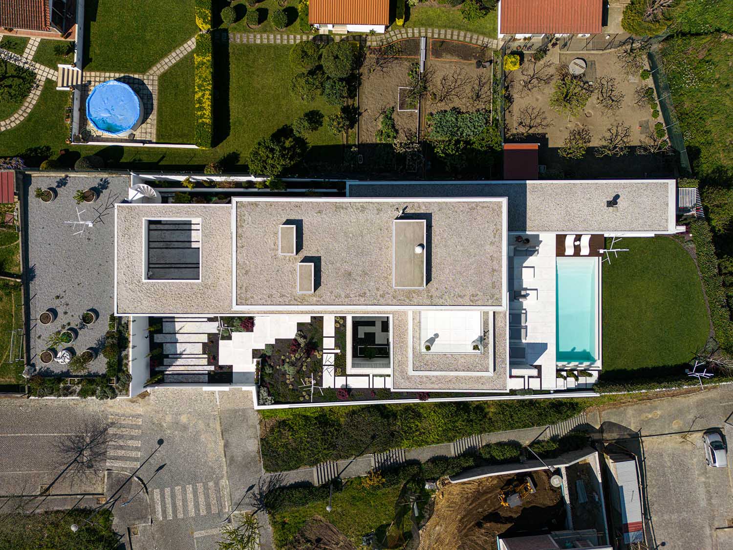 WhiteRisk House do atelier de arquitetura Risco Singular e fotog ...