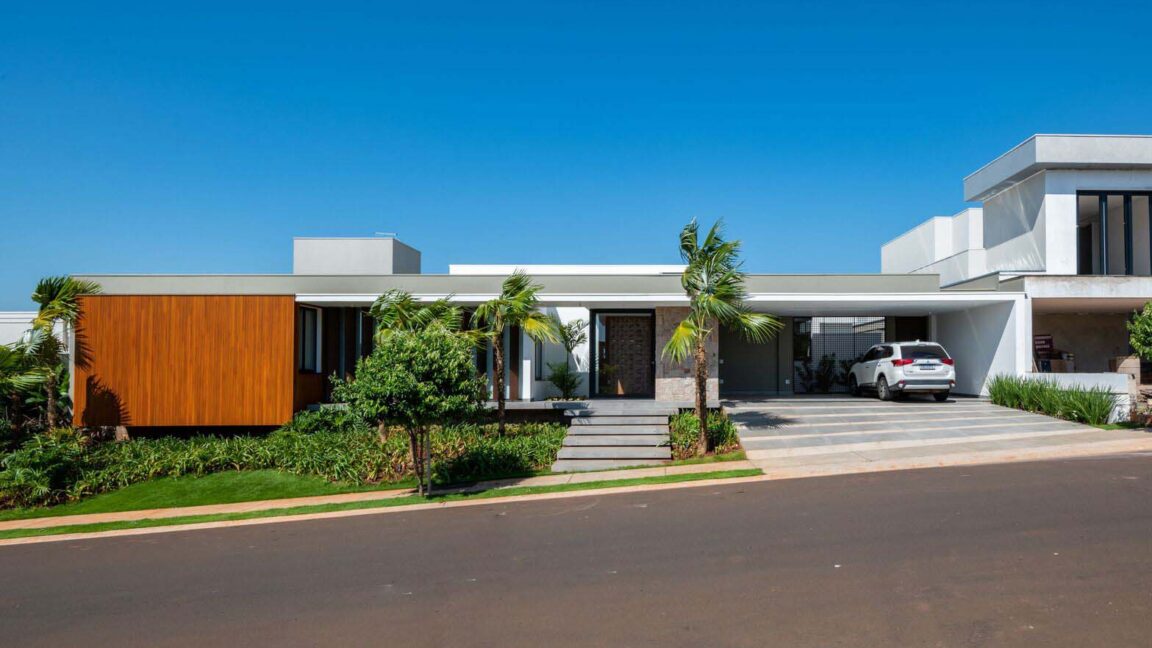 XAN House by MAPA Architects