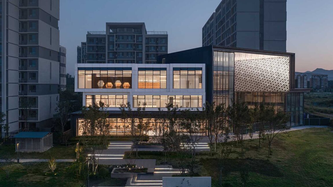 Community Library by y.ad Studio Opens in Beijing's Pinggu District