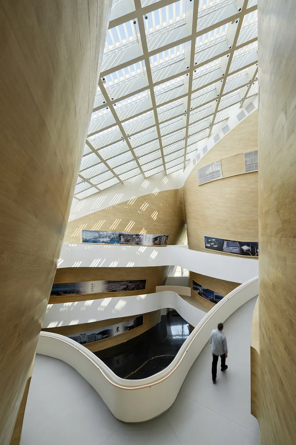 Sunner Museum (10) - Archiscene - Your Daily Architecture & Design Update