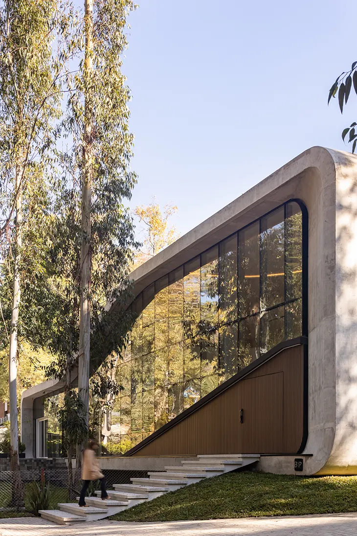 La Ballena by Brigati Polak Arquitectos, Photo © Ramiro Sosa (30 ...