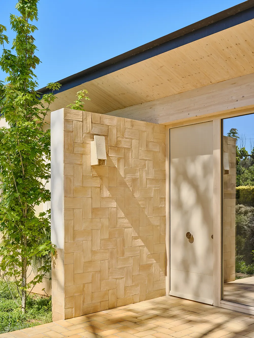 Butterfly House by Tallerdarquitectura (1) - Archiscene - Your Daily ...