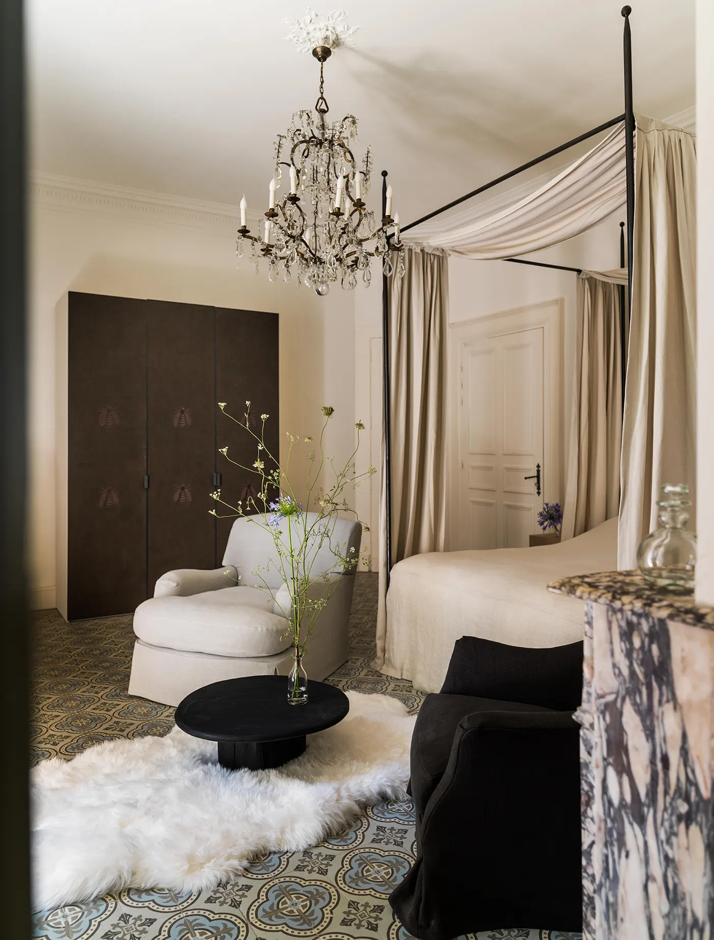 Chateau La Banquière Revamped by Marianne Tiegen Interiors Photo ...
