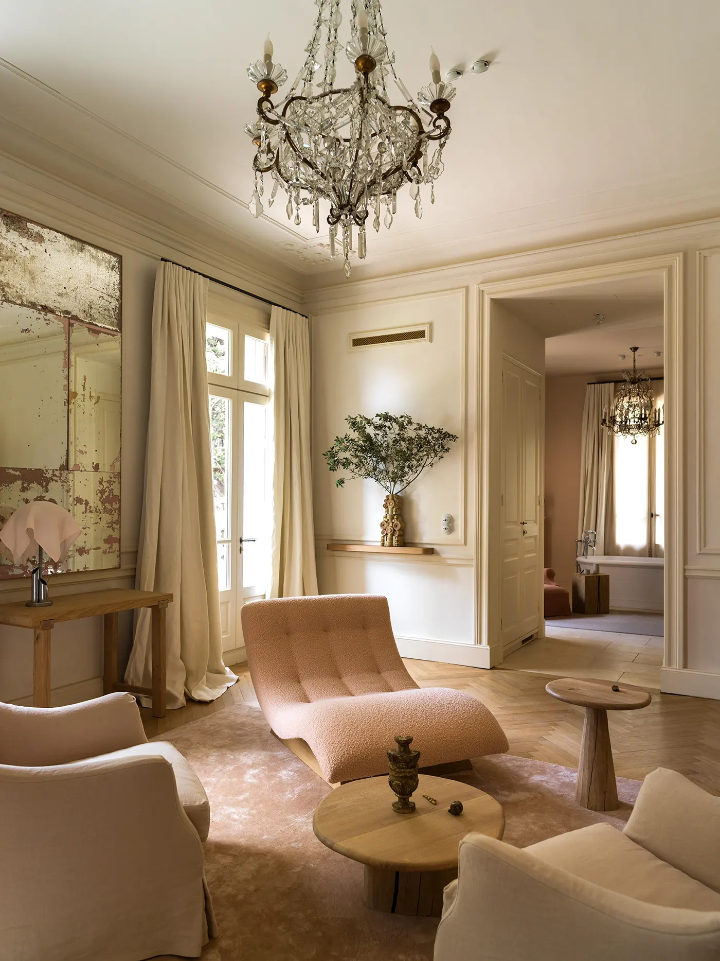 Chateau La Banquière Revamped by Marianne Tiegen Interiors Photo ...
